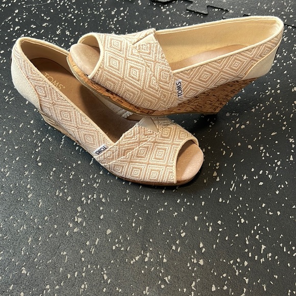 Toms | Shoes | Toms Wedge Heels In Cream And Tan | Poshmark